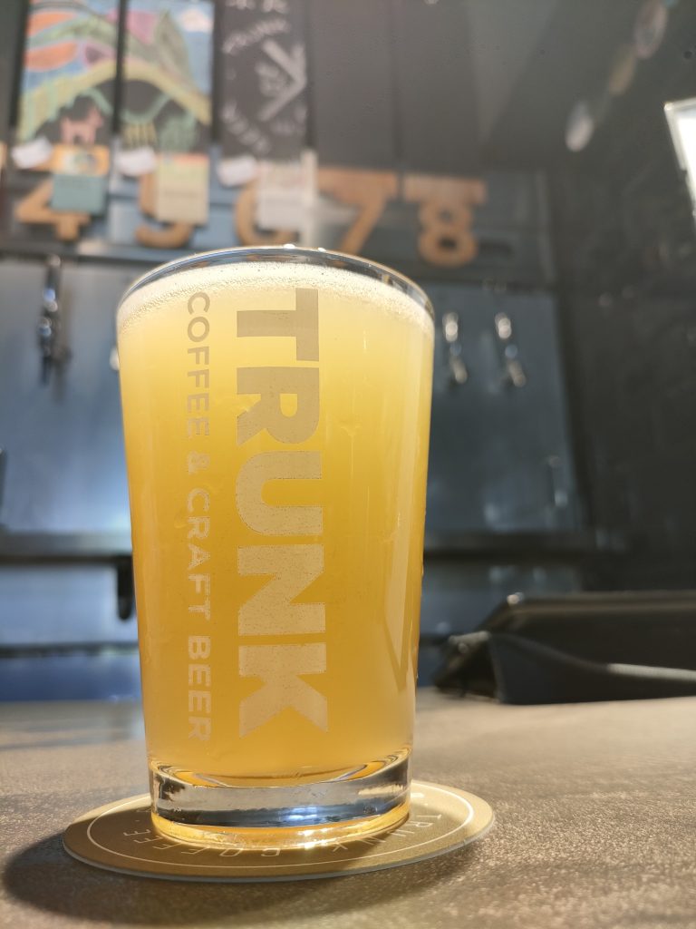 TRUNKで奈良醸造を飲みながら発酵野郎！を読む。 - 高知の食卓